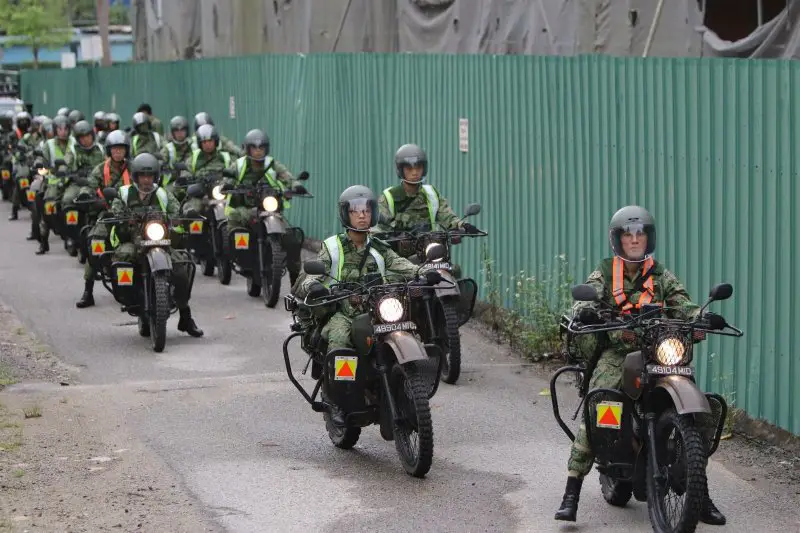 Soldiers From The Singapore Army Taking Part In Reconnaissance Bike ...